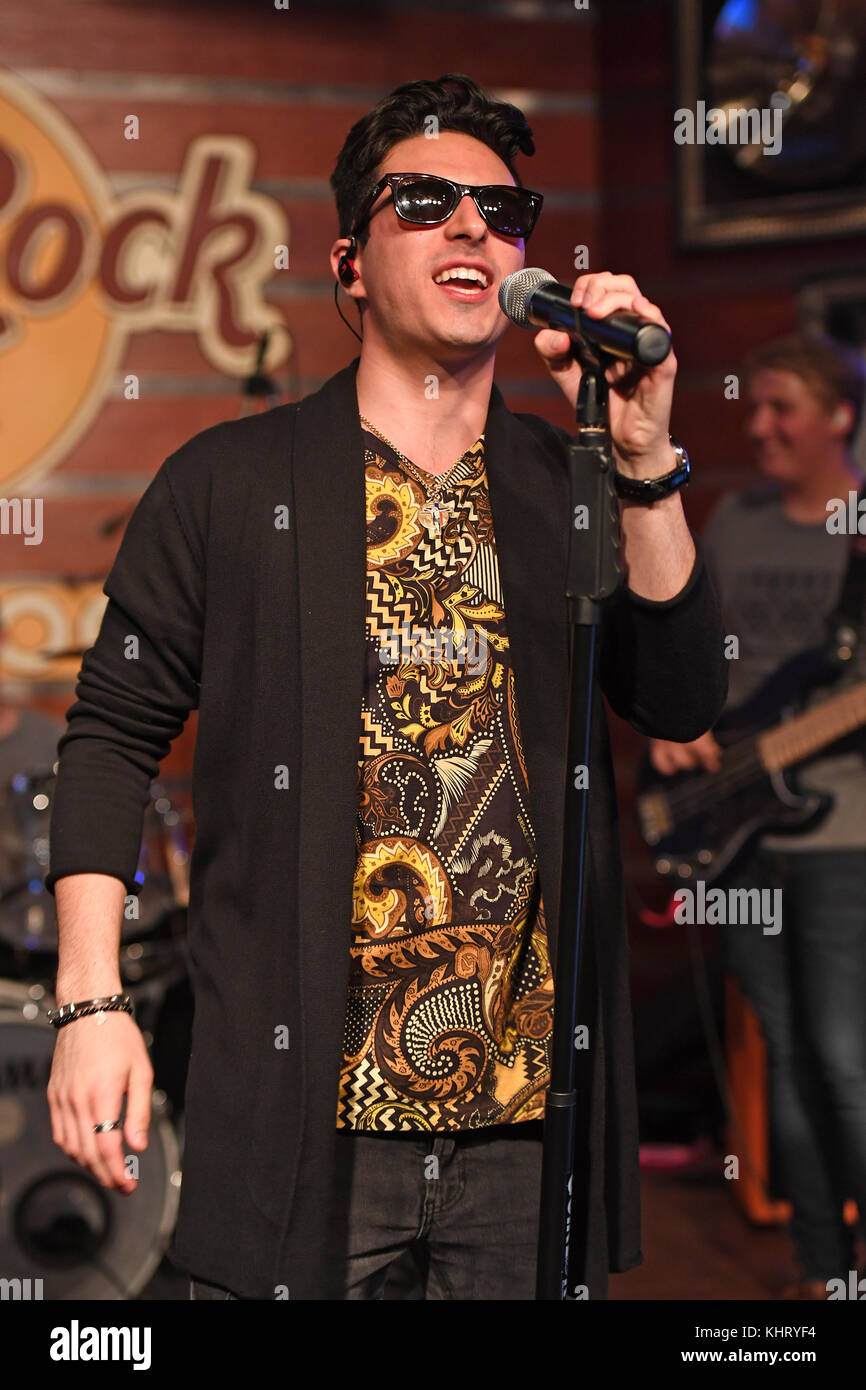 HOLLYWOOD FL - JANUARY 25: Nicholas Collins and Phil Collins attend the ...