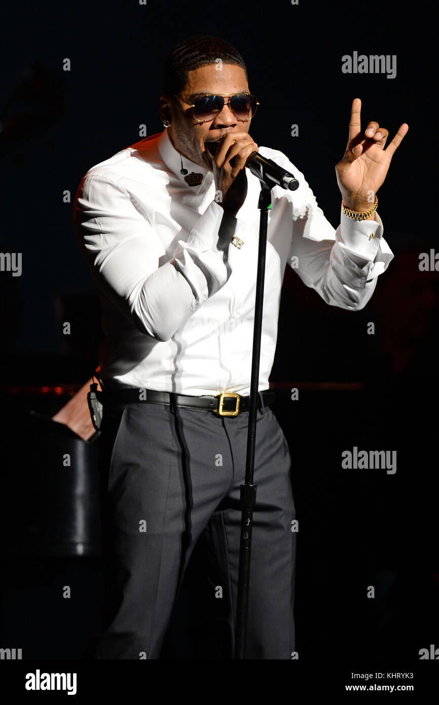 FORT LAUDERDALE, FL - JANUARY 26: Nelly performs with The Symphony of ...