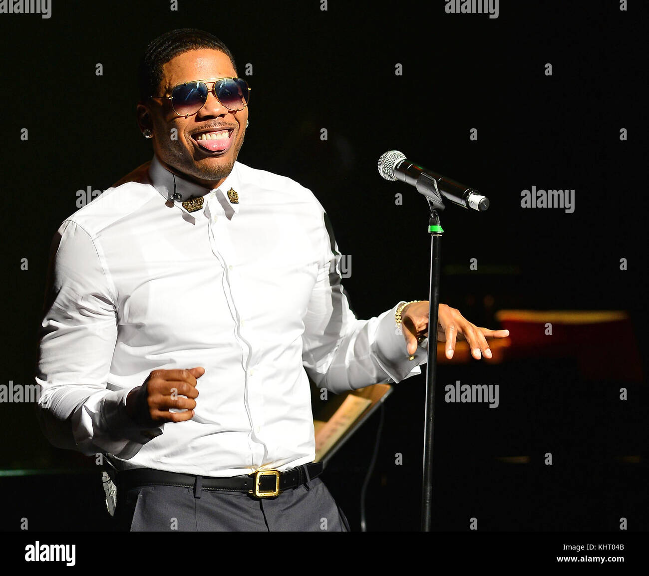 FORT LAUDERDALE, FL - JANUARY 26: Nelly performs a Night of Symphonic ...