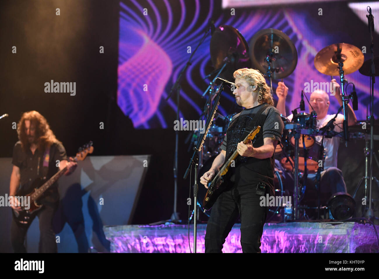 PEMBROKE PINES, FLORIDA - NOVEMBER 05: Danny Chauncey of the band 38 ...