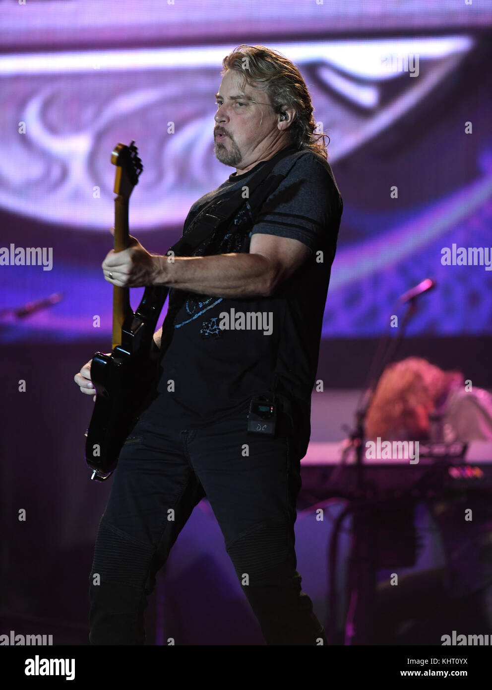 PEMBROKE PINES, FLORIDA - NOVEMBER 05: Danny Chauncey of the band 38 ...