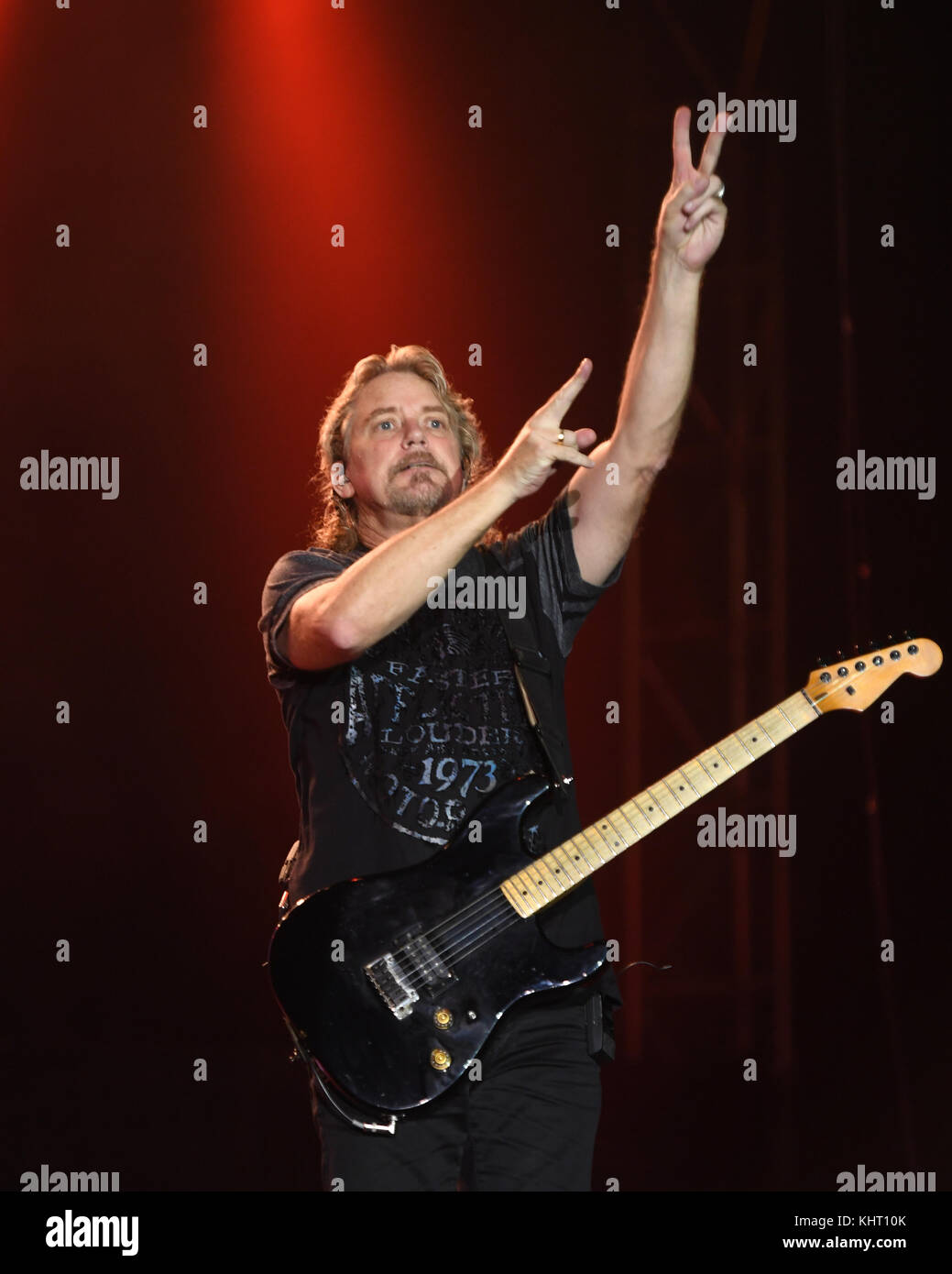 PEMBROKE PINES, FLORIDA - NOVEMBER 05: Danny Chauncey of the band 38 ...