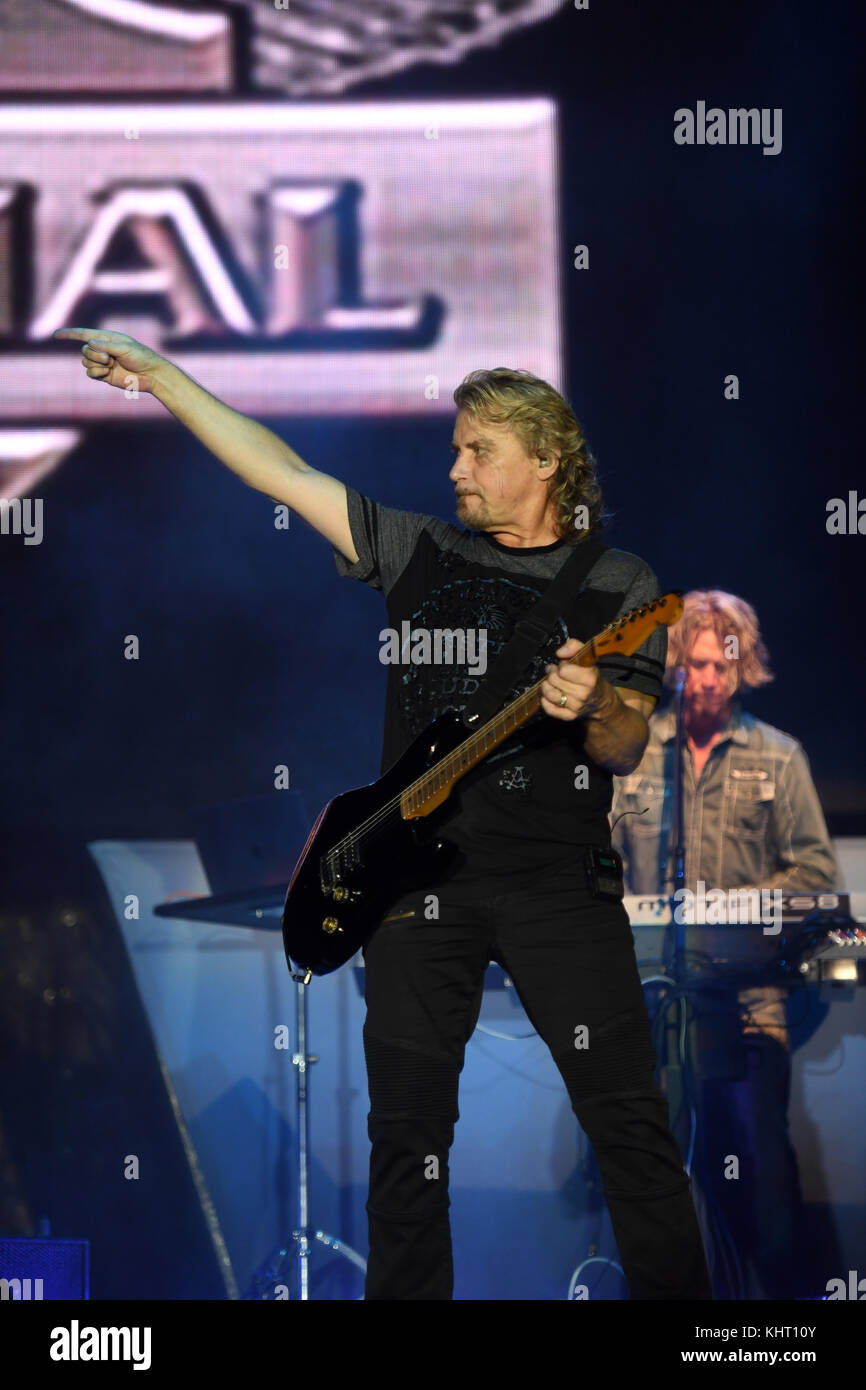 PEMBROKE PINES, FLORIDA - NOVEMBER 05: Danny Chauncey of the band 38 ...