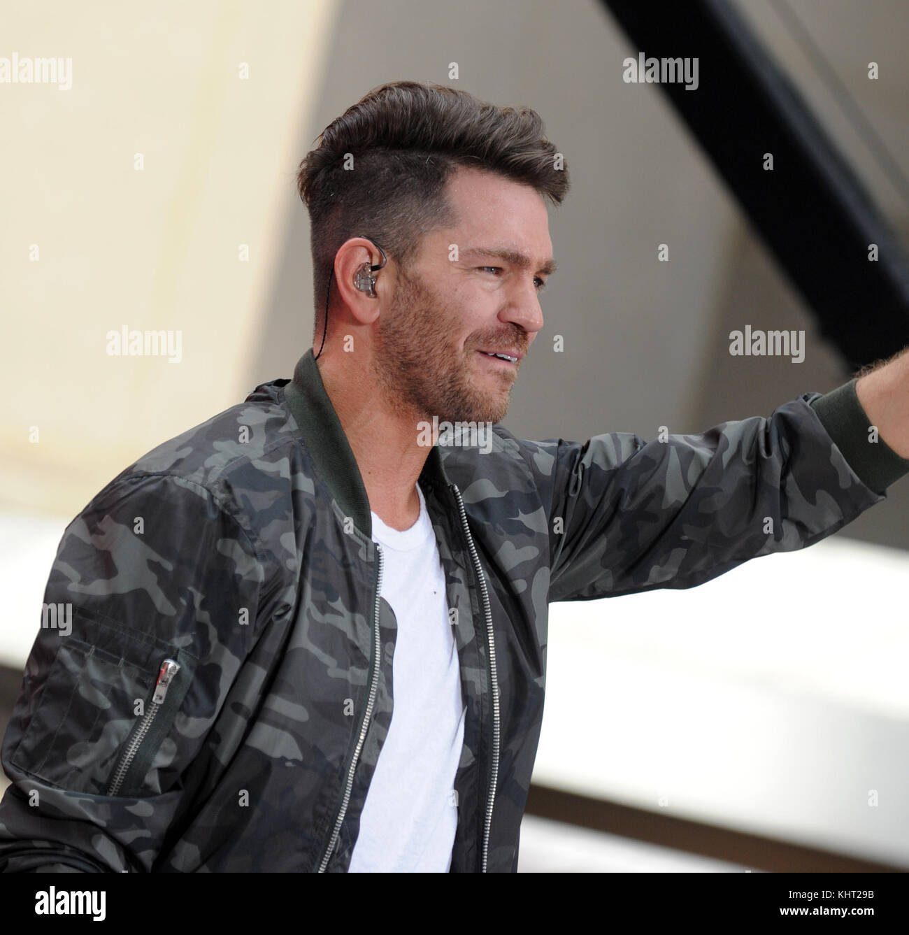 NEW YORK, NY - JUNE 23: Singer/songwriter Andy Grammer performs on NBC ...