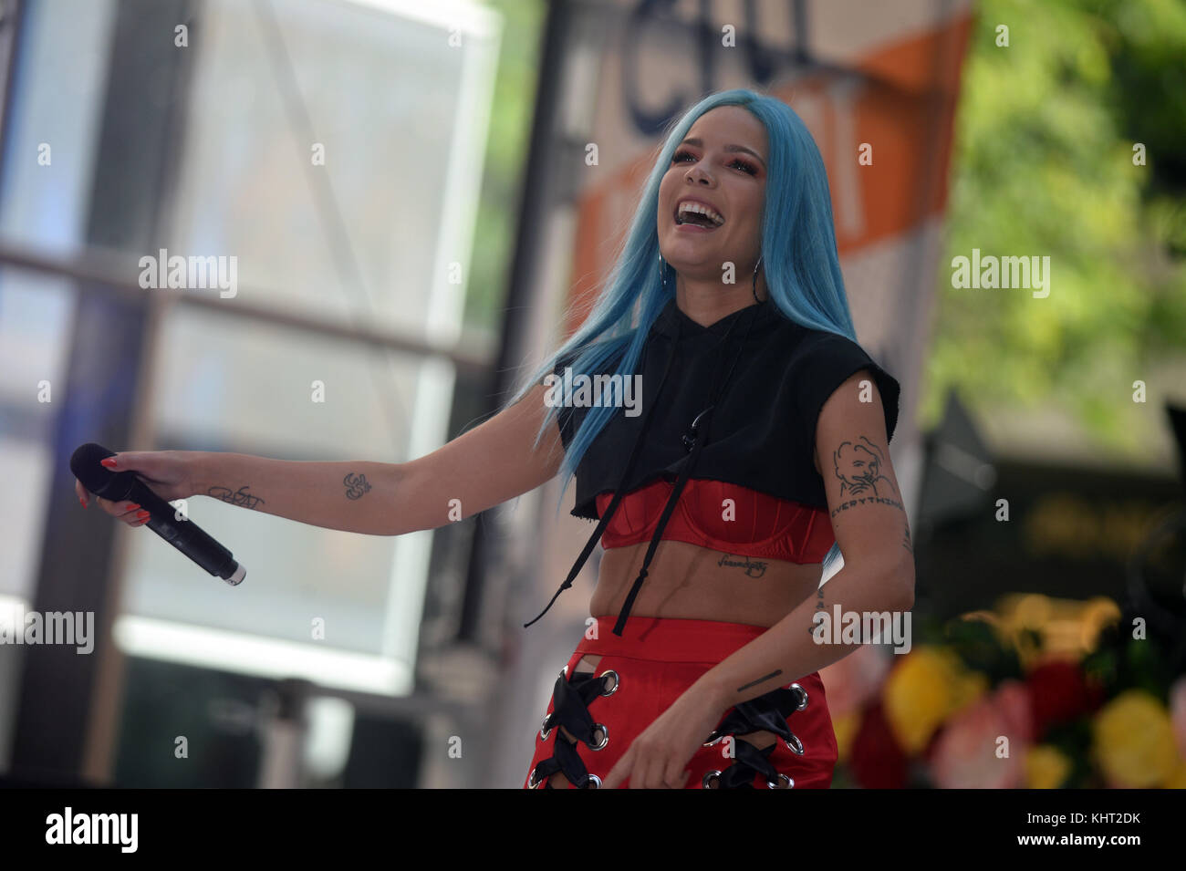 NEW YORK, NY - JUNE 09: Halsey performs on NBC's 'Today' Show at ...