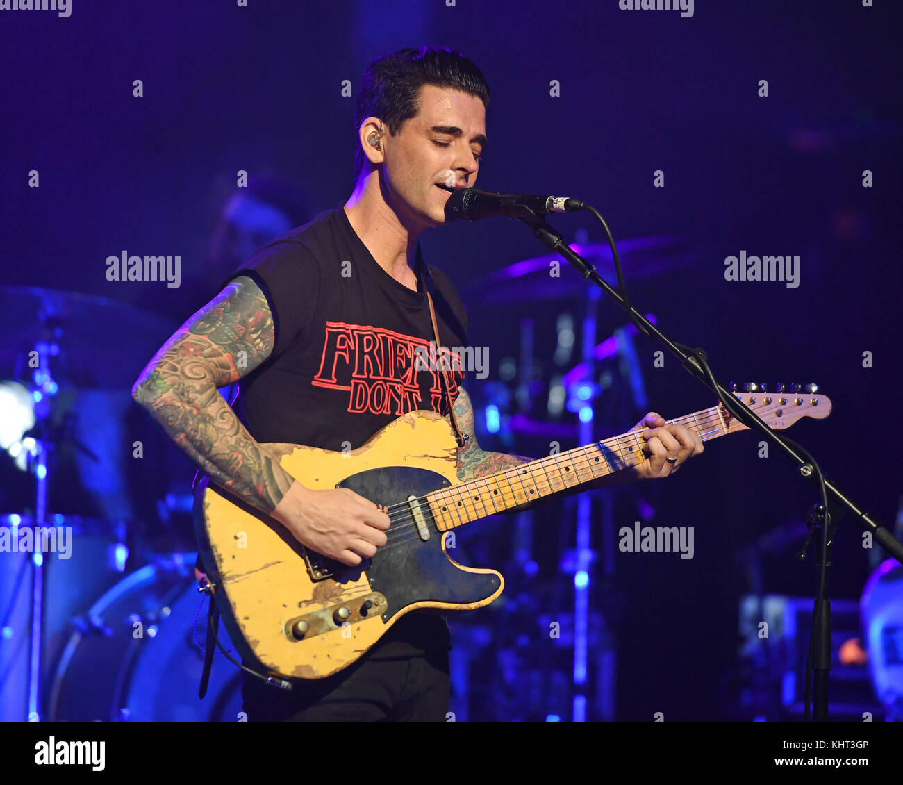 FORT LAUDERDALE, FL - FEBRUARY 15: Chris Carrabba of Dashboard ...