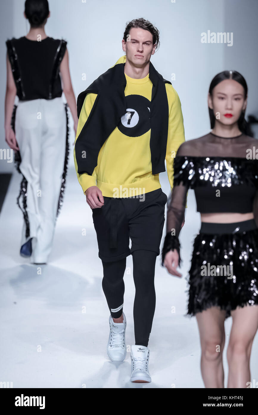 Shanghai Fashion Week Spring/Summer 2018 - ZHANG SHUAI x JD - Catwalk ...