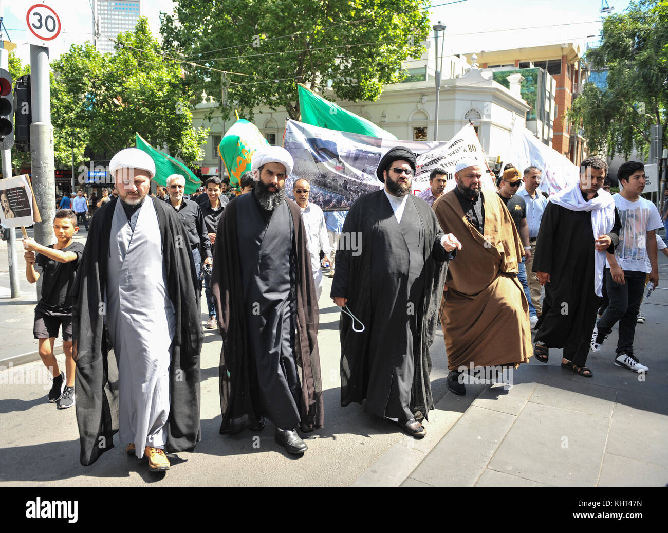 Melbourne, Australia. 19th Nov, 2017. Shiite Muslims mourners are ...