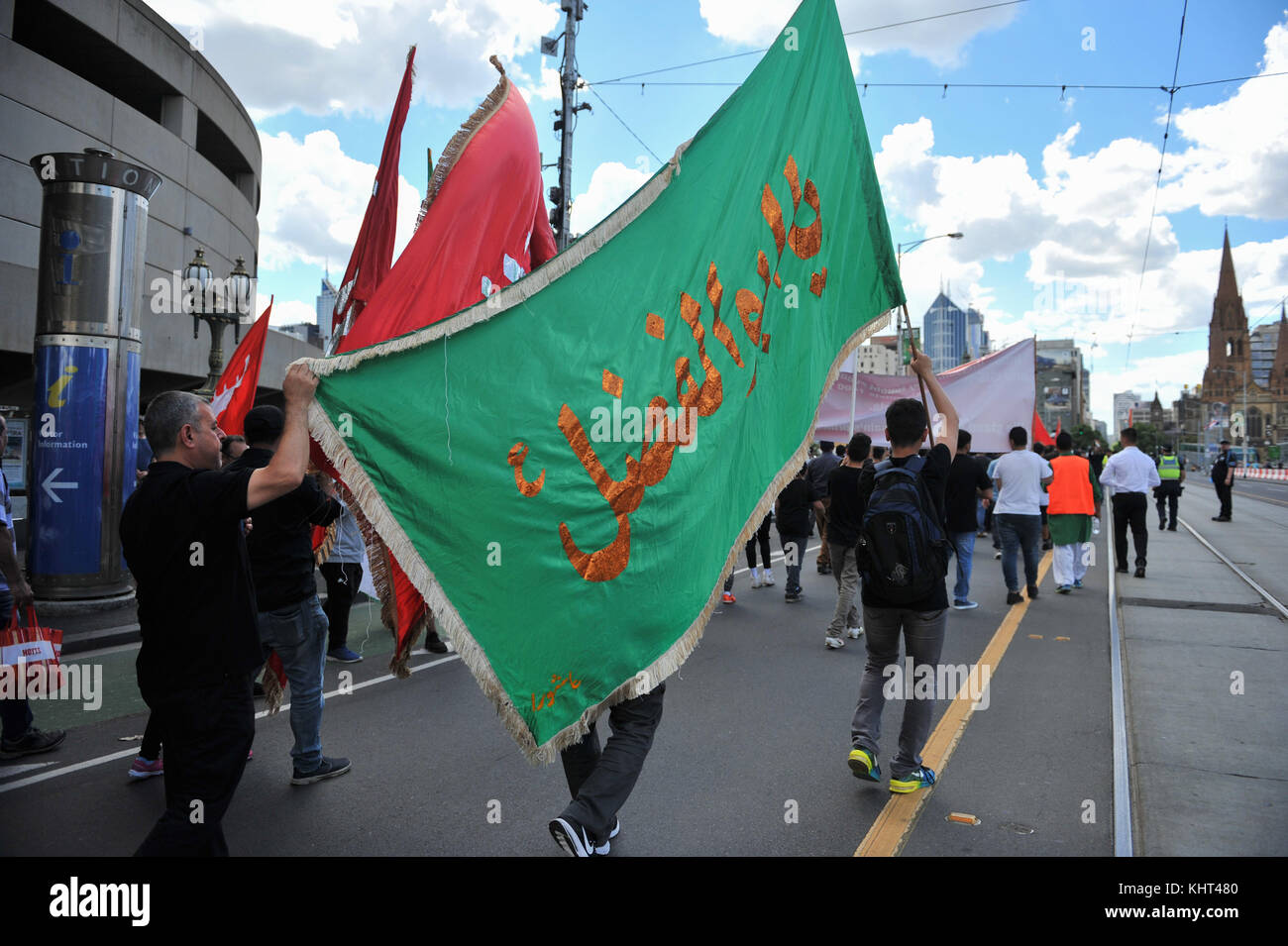 Melbourne, Australia. 19th Nov, 2017. Shiite Muslims mourners are ...