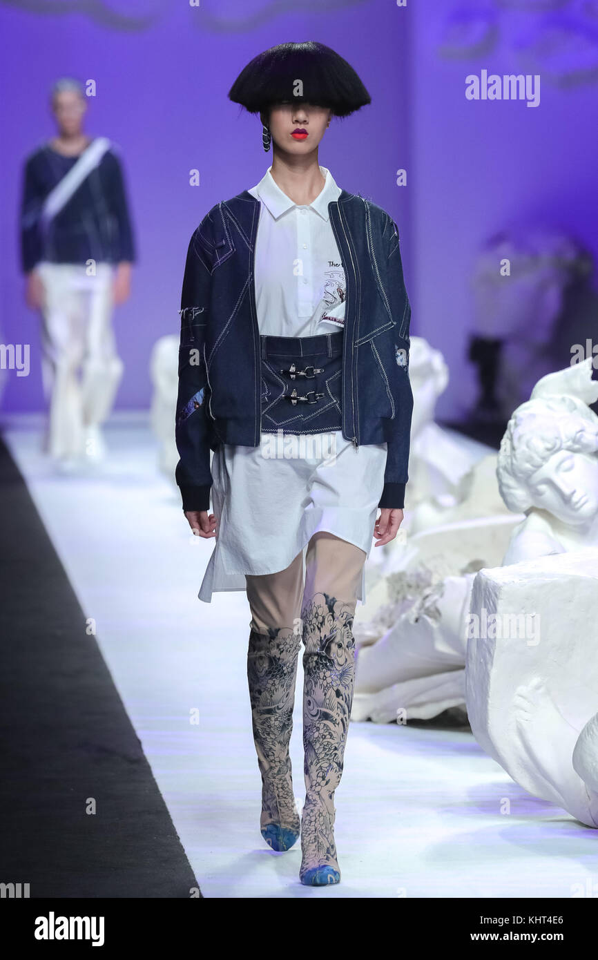 Shanghai Fashion Week Spring/Summer 2018 - Ji Cheng - Catwalk Featuring ...
