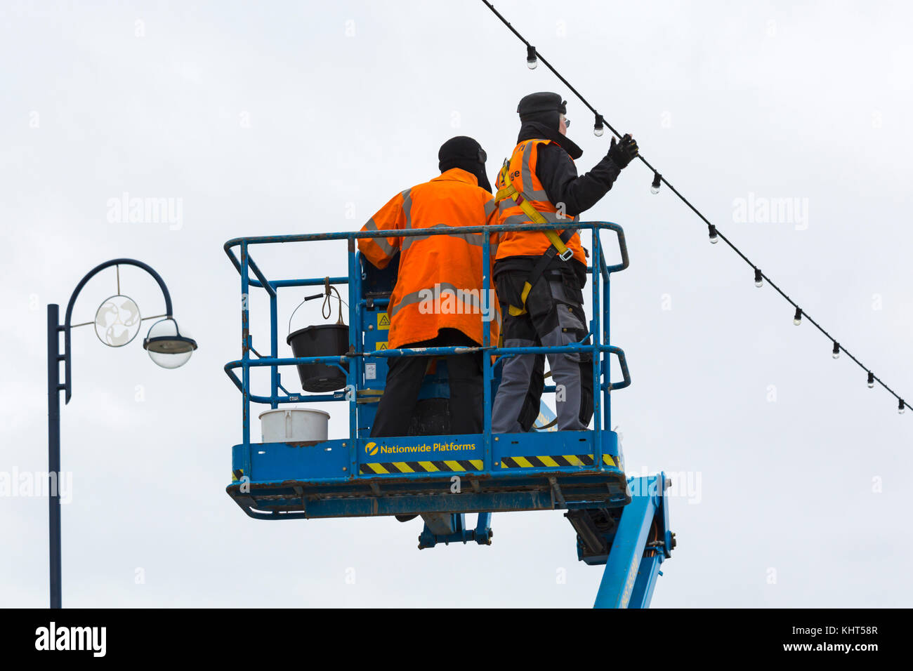 Cherry picker hi-res stock photography and images - Alamy