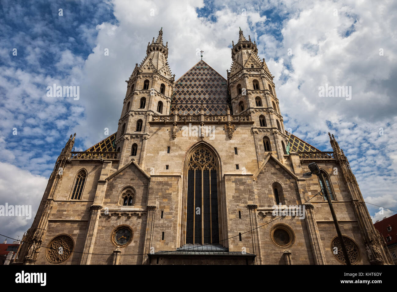 Gothic romanesque hi-res stock photography and images - Alamy