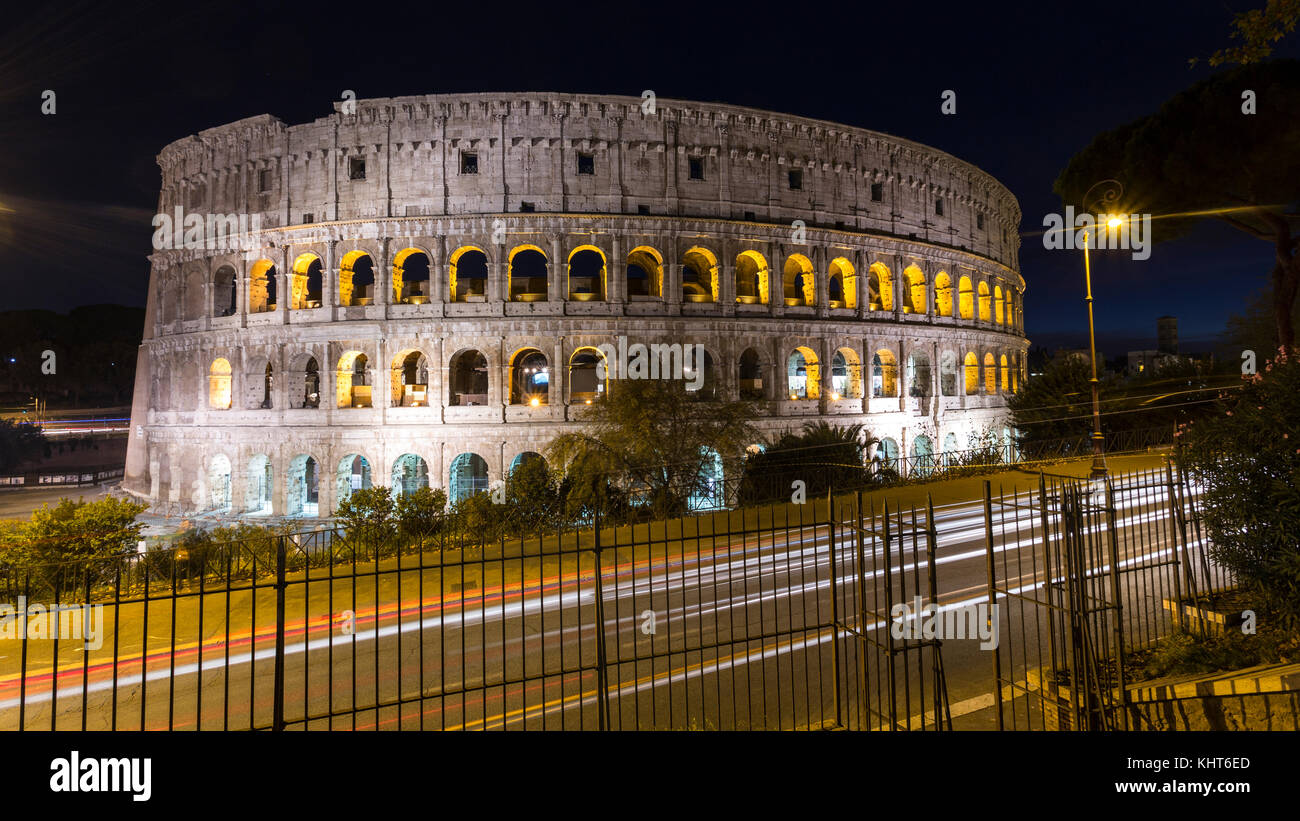 Night view of the Colosseum in Rome Stock Photo - Alamy