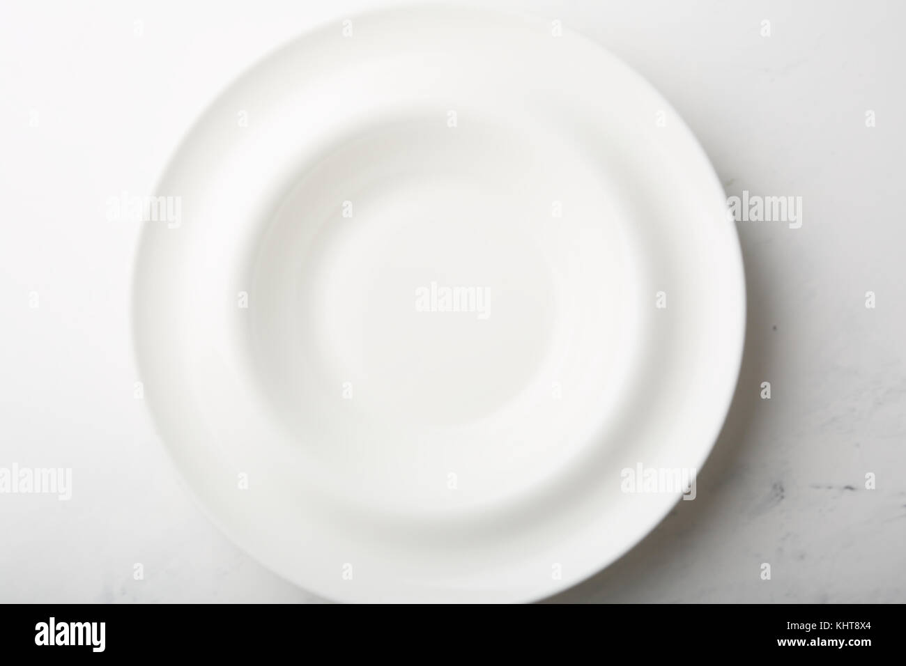 White empty plate top view Stock Photo - Alamy