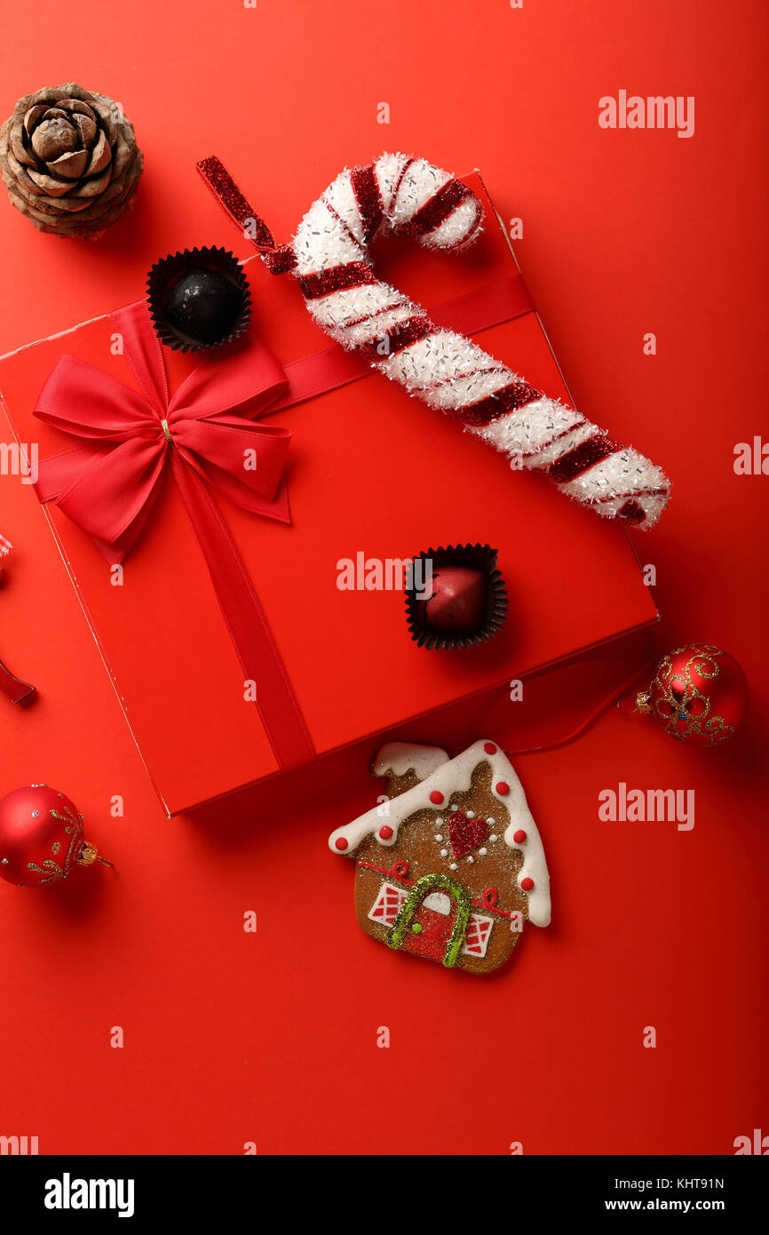 Red chritmas background with gift Stock Photo - Alamy
