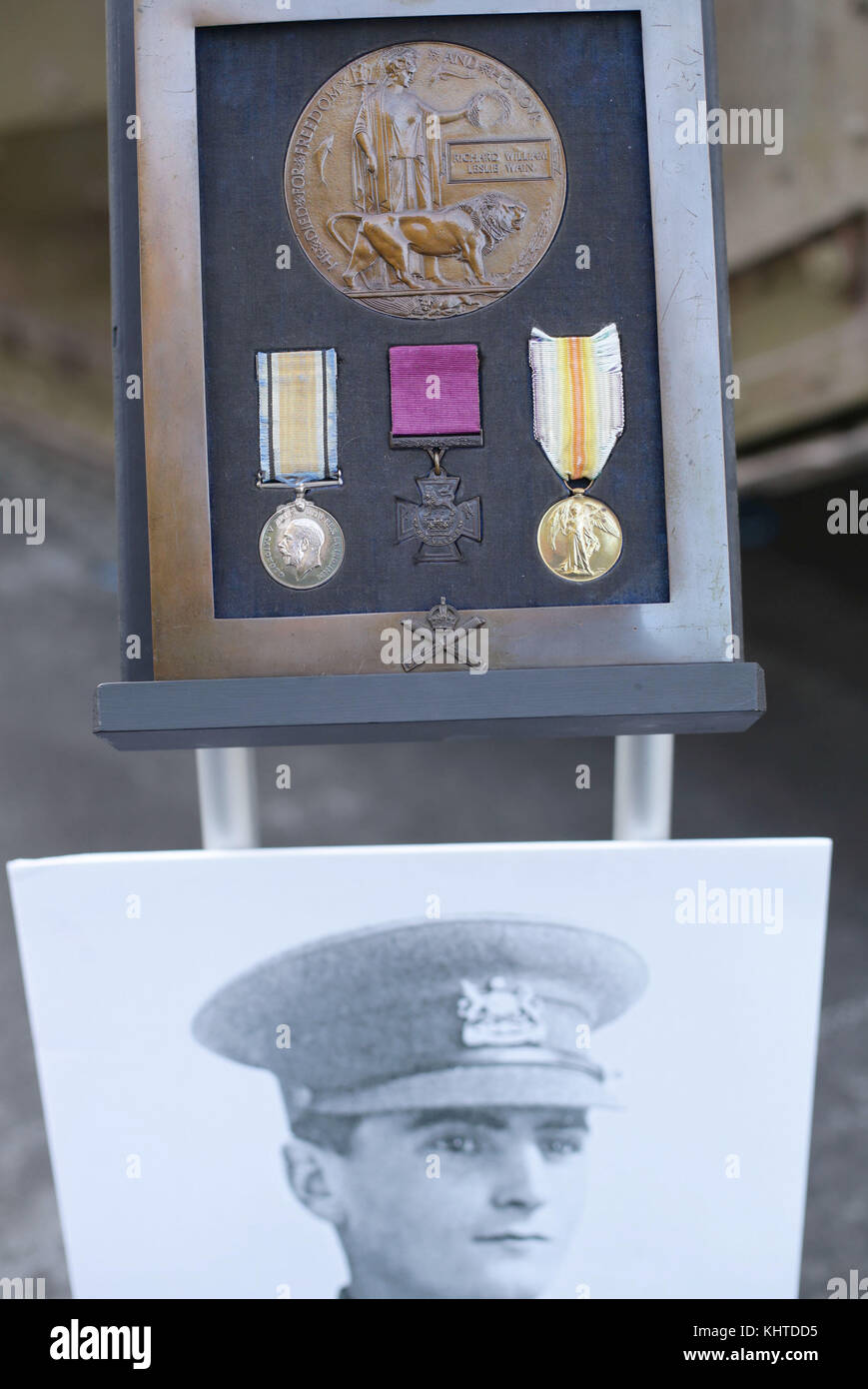 A Victoria Cross publicly displayed for the first time and awarded to ...