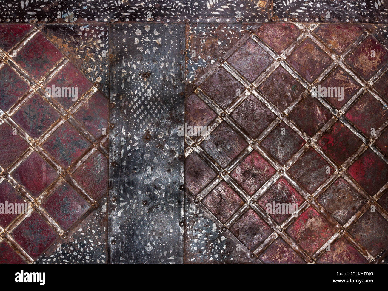 Black painted steel sheet hi-res stock photography and images - Alamy