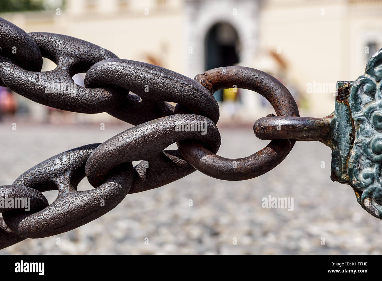 Steel chain links anchor hi-res stock photography and images - Alamy