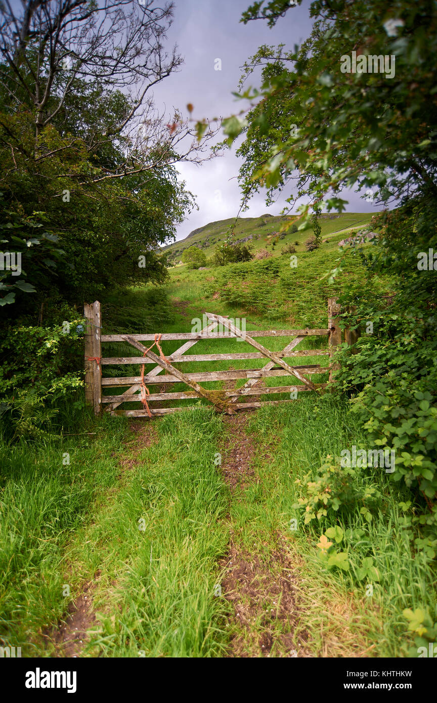 Traditional five bar hi-res stock photography and images - Alamy