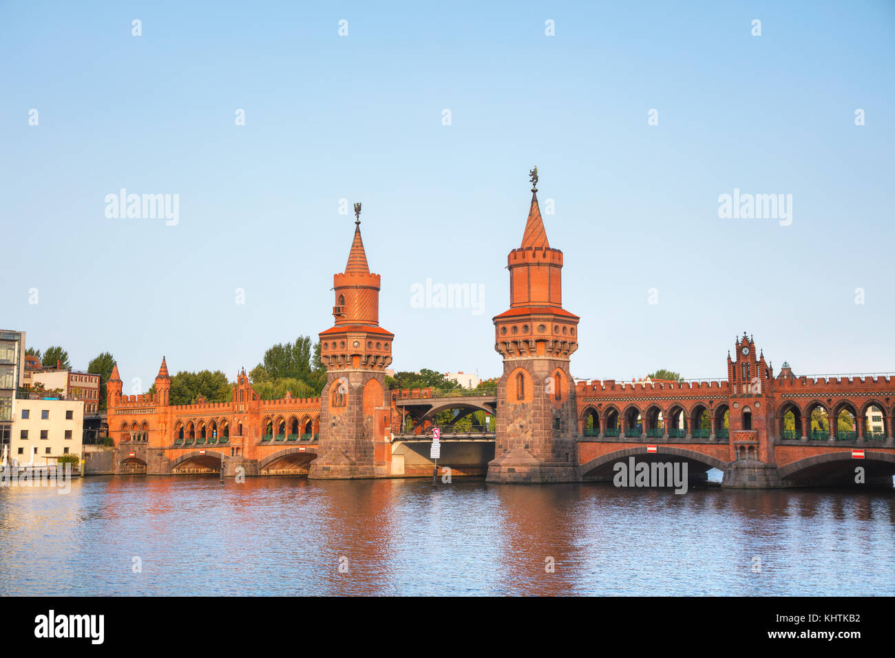 Oberbaum bridge on the spree river in berlin hi-res stock photography ...