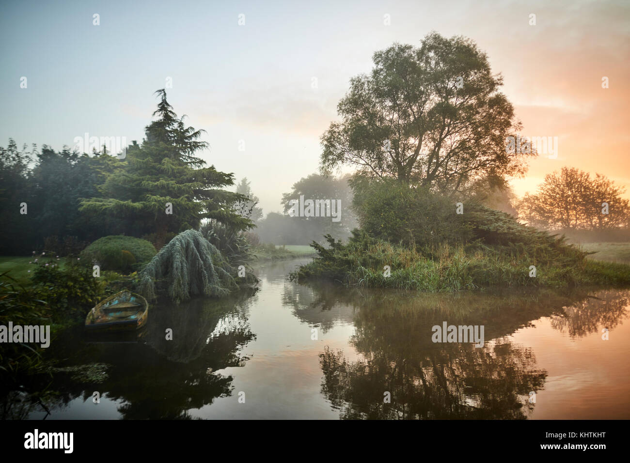 Autumn morning mist fog Cheshire countryside , Tiverton, Tarporley. a ...