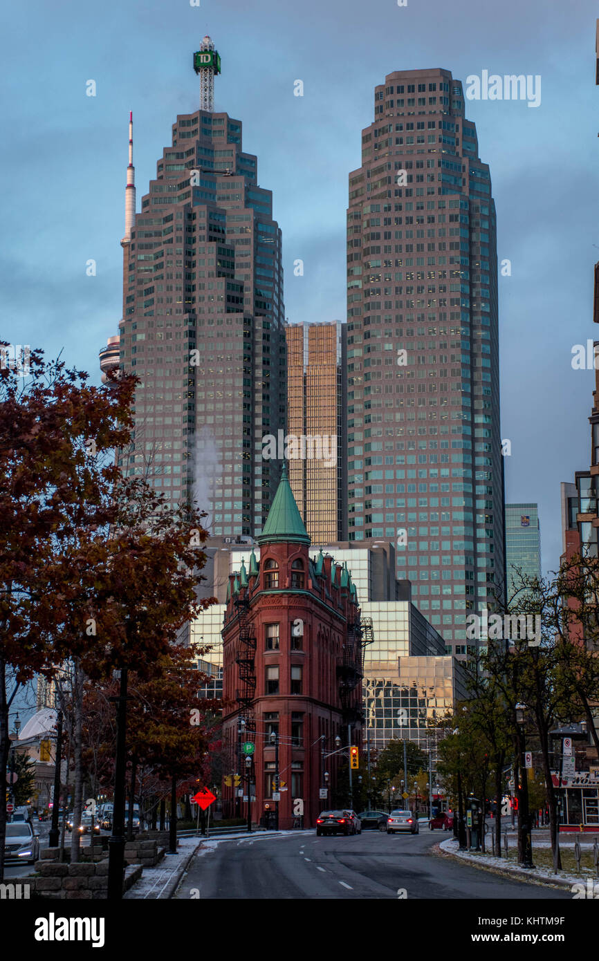 Enormous buildings hi-res stock photography and images - Alamy