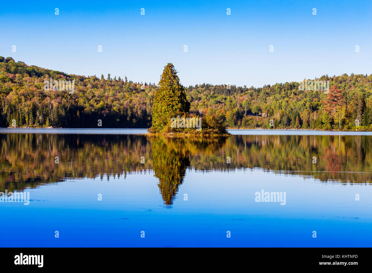 Early fall in La Mauricie National Park, Quebec, Canada Stock Photo - Alamy