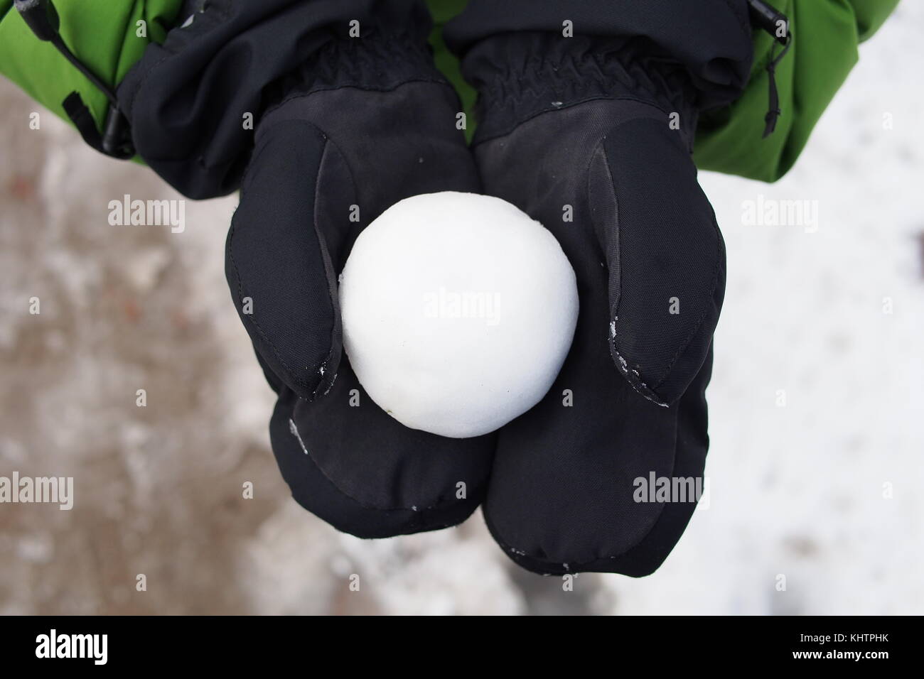 Perfect snowball hi-res stock photography and images - Alamy