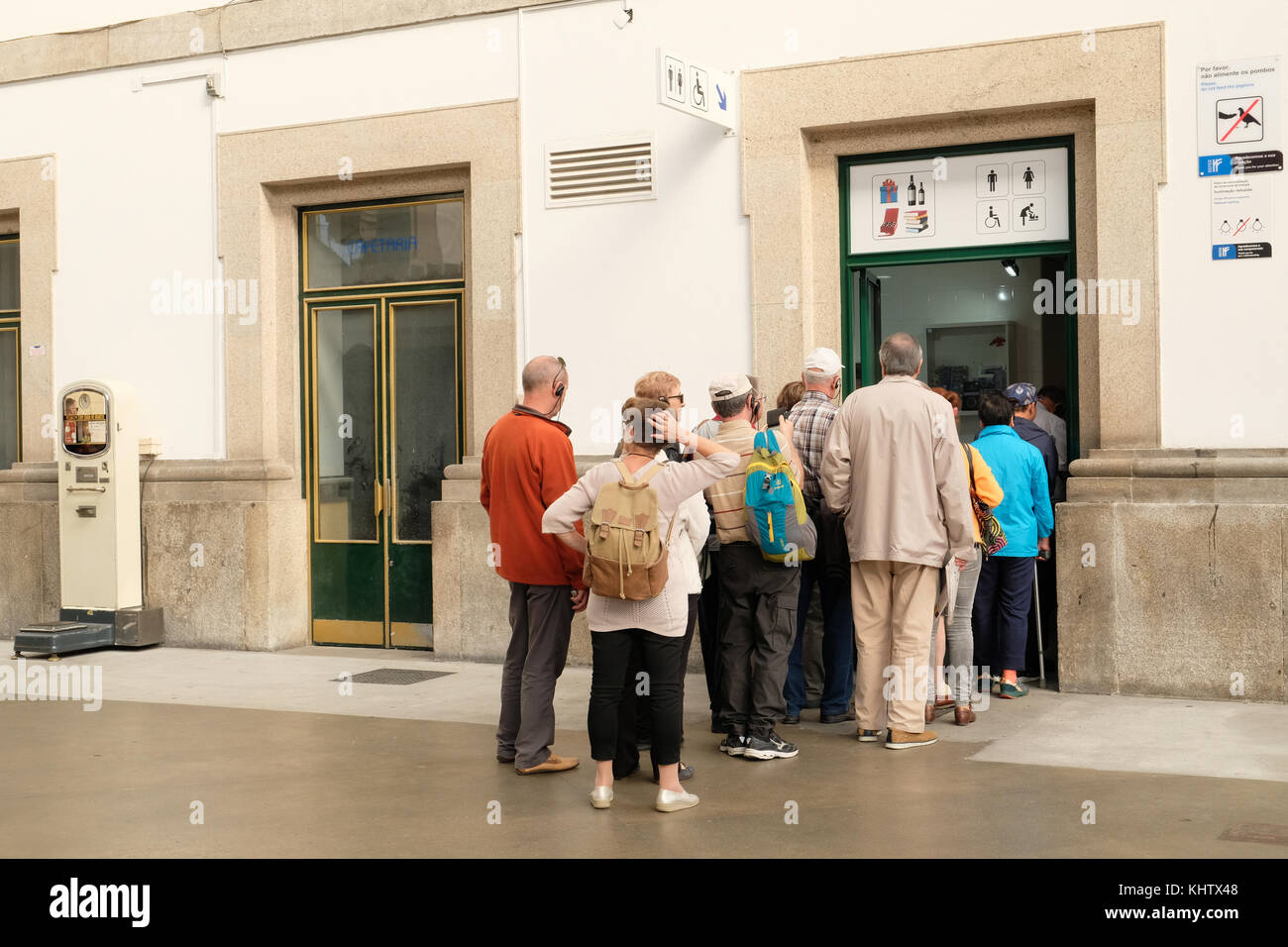 Women queue toilet hi-res stock photography and images - Alamy