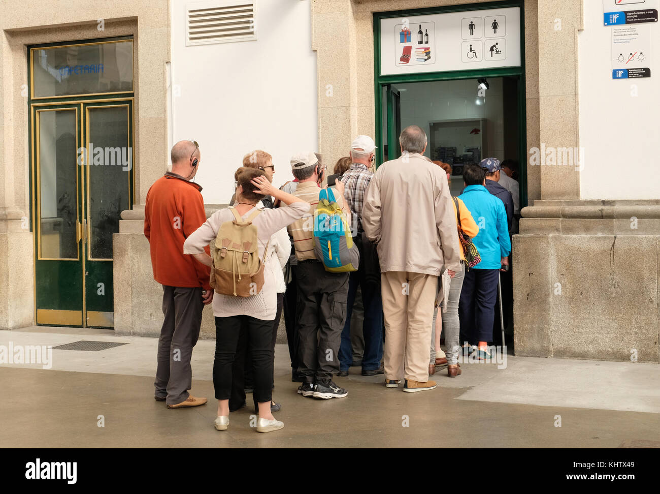 Women queue toilet hi-res stock photography and images - Alamy