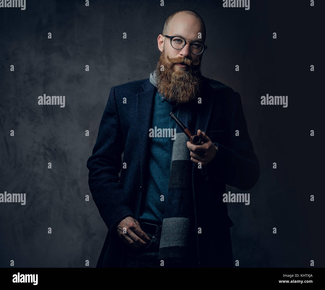 A man smoking tradition pipe Stock Photo - Alamy