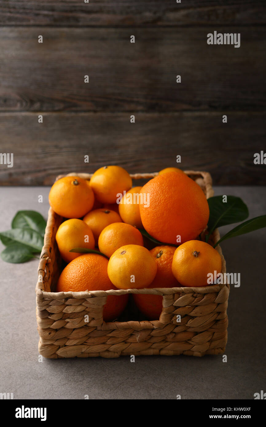 Fresh oranges in box, food closeup Stock Photo - Alamy