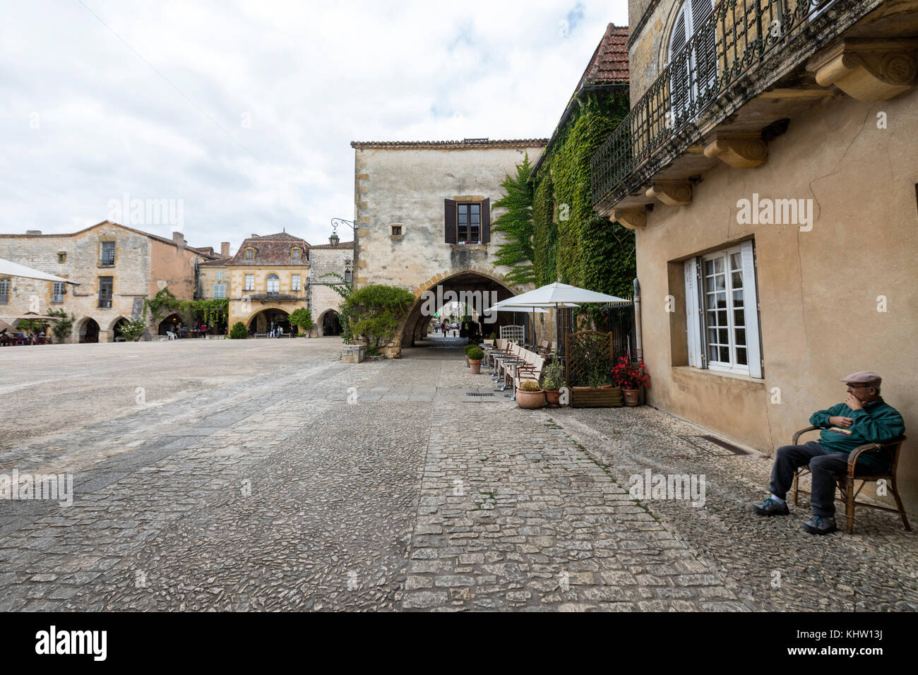 Town hall monpazier hi-res stock photography and images - Alamy