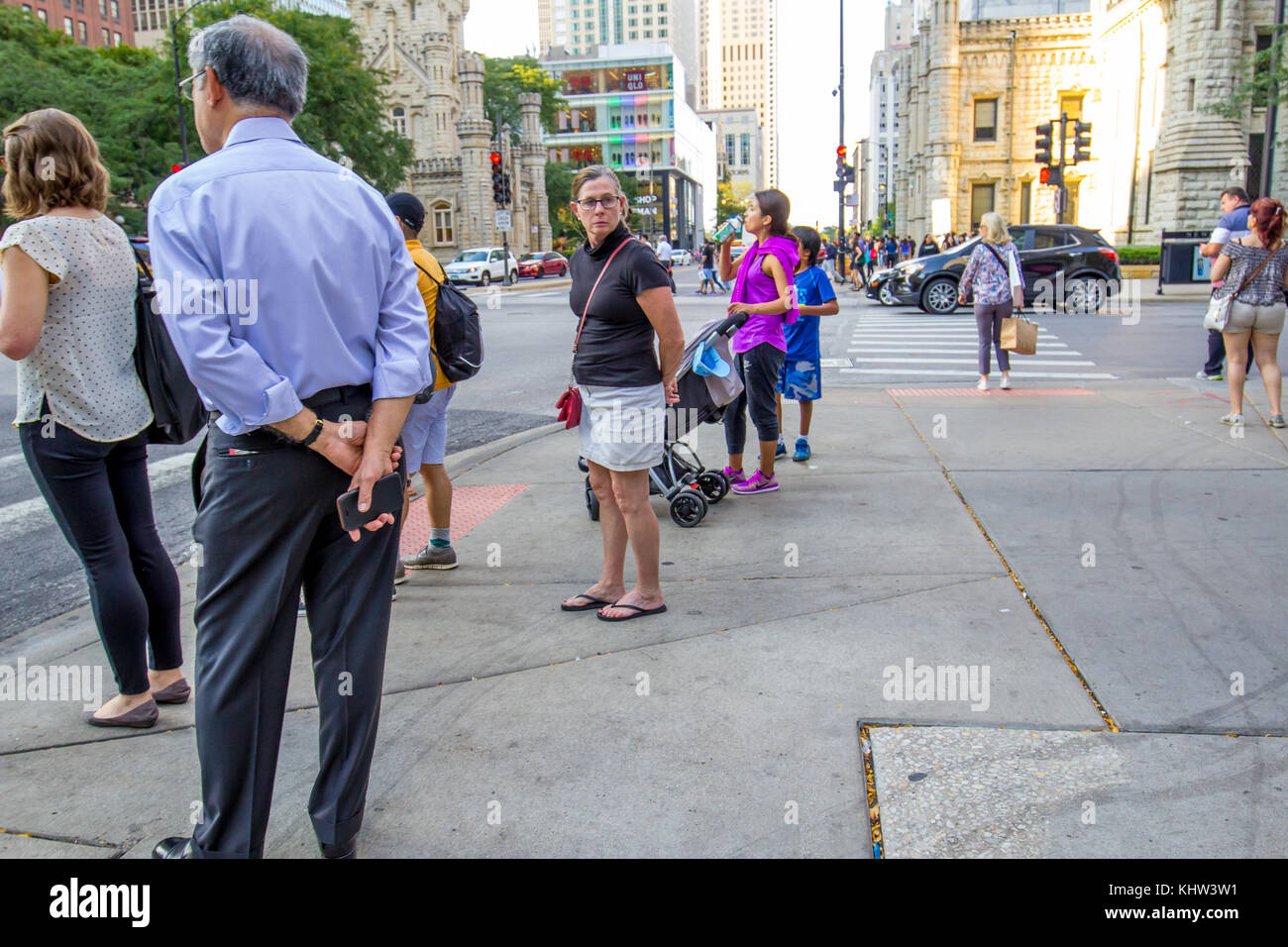 People on the streets of downtown Chicago Stock Photo - Alamy