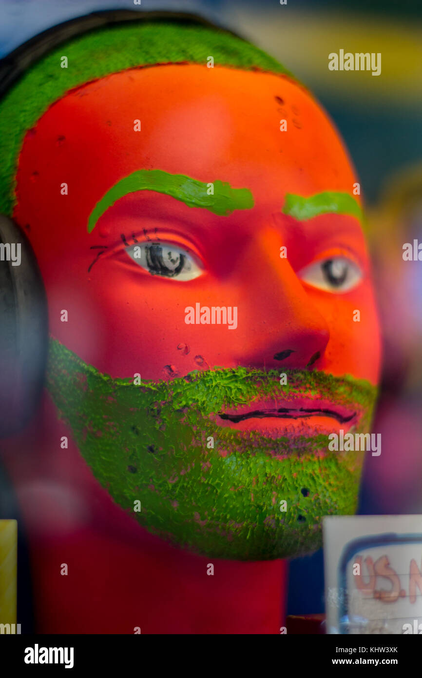 Alien faces hi-res stock photography and images - Alamy