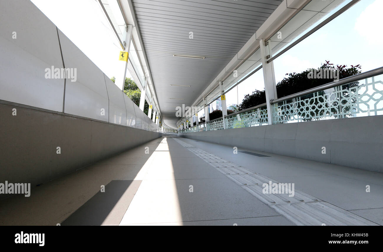 Overhead walkway hi-res stock photography and images - Alamy