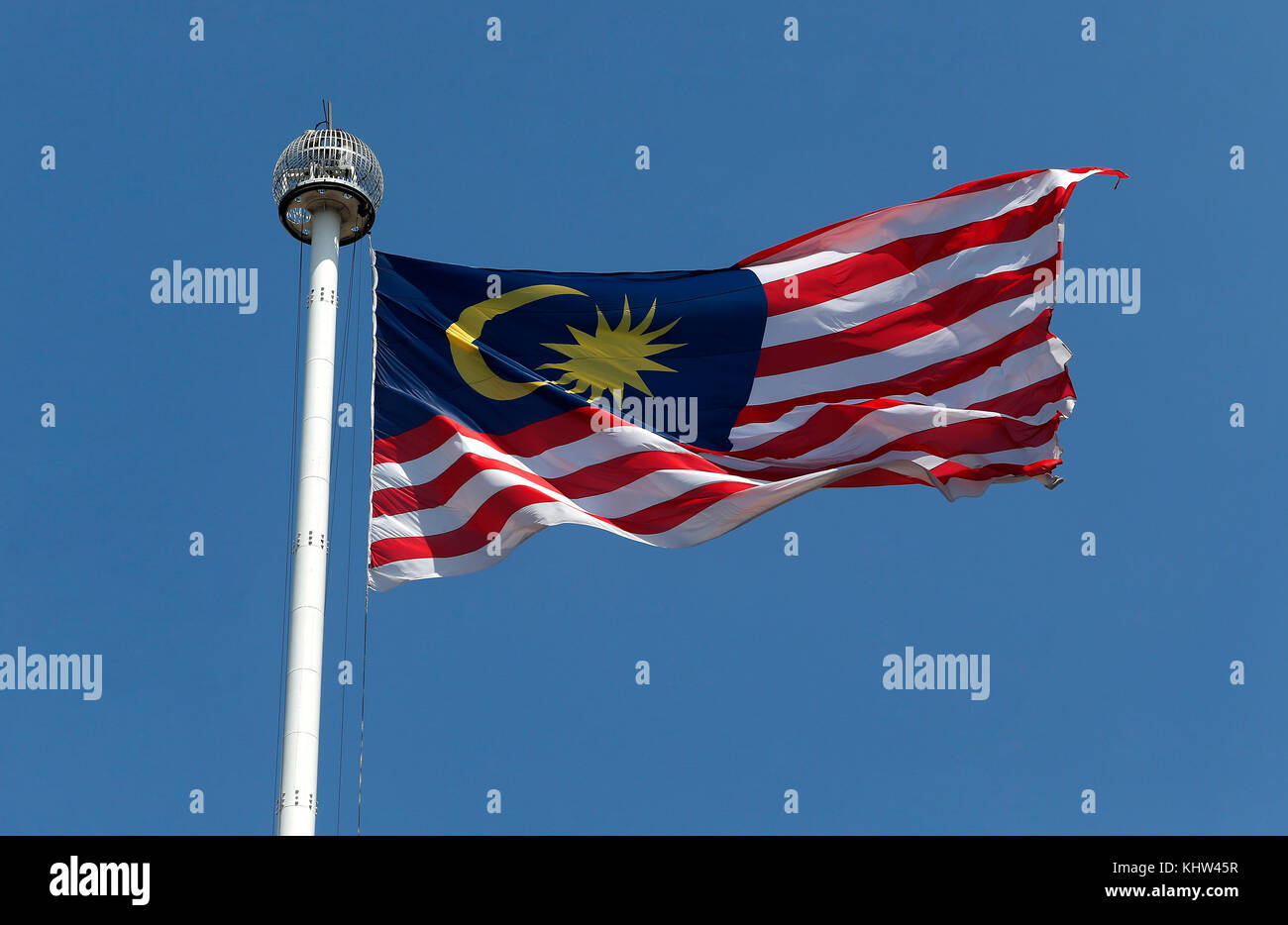Malaysia flag pole dataran merdeka hi-res stock photography and images ...