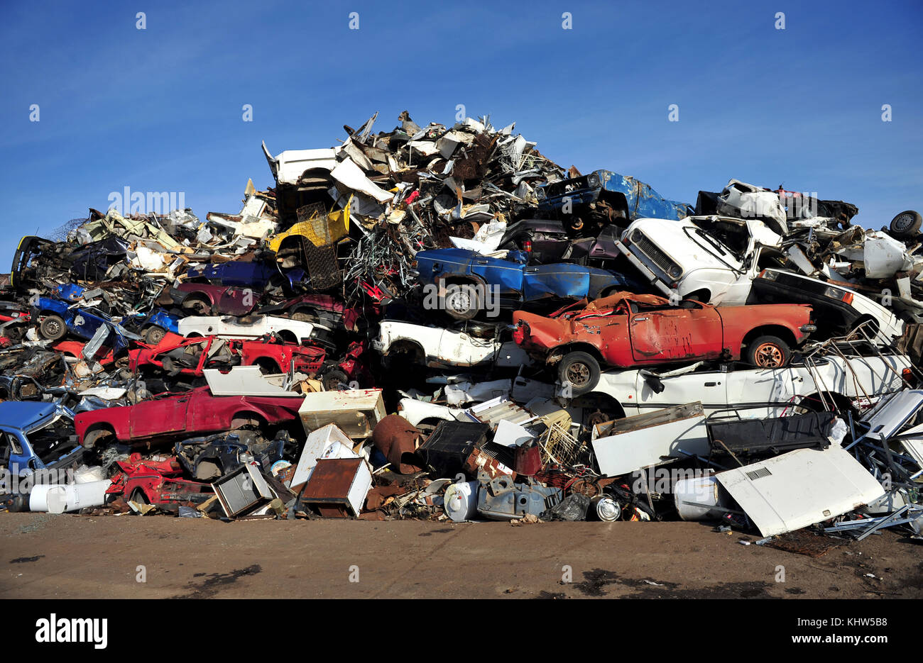 Old damaged cars on the junkyard waiting for recycling Stock Photo - Alamy