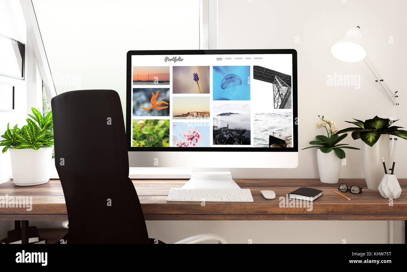 Desk computer photo frame hi-res stock photography and images - Alamy