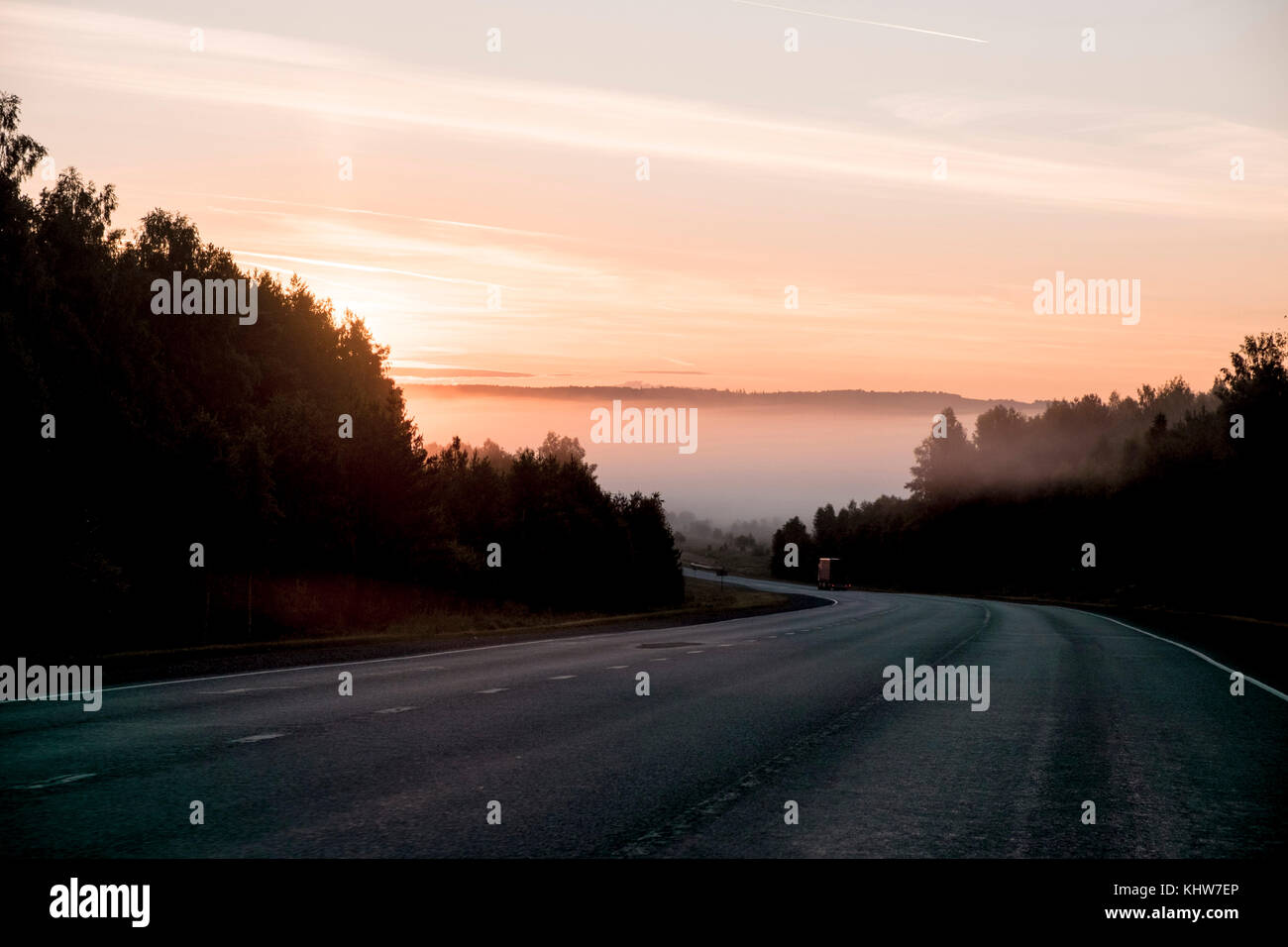 Disappearing road hi-res stock photography and images - Alamy