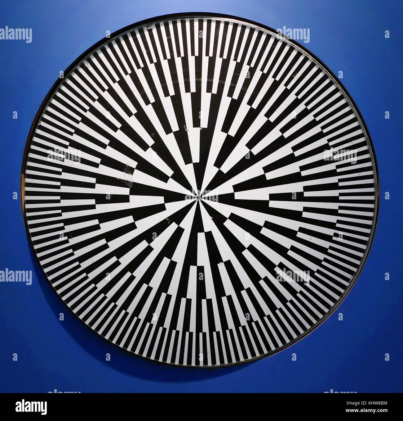 Hermann von helmholtz illusion hi-res stock photography and images - Alamy