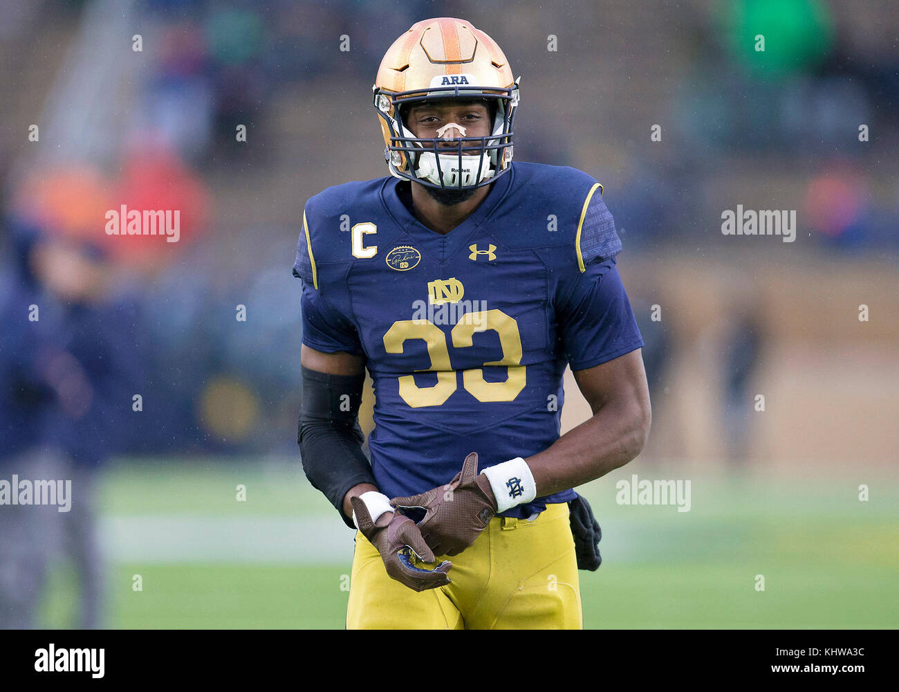 South Bend, Indiana, USA. 18th Nov, 2017. Notre Dame running back Josh ...