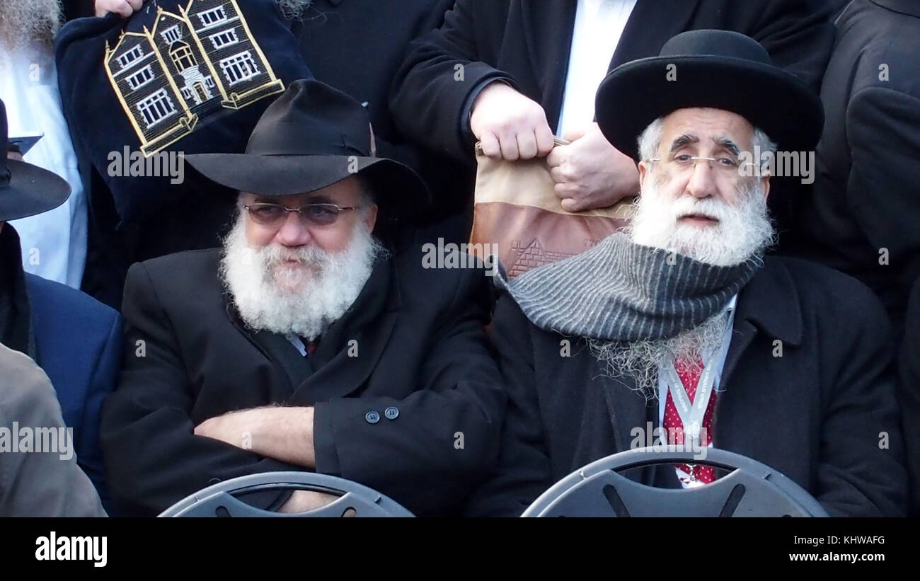 New York, New York, USA. 19th Nov, 2017. 5,600 Chabad-Lubavitch Hasidic ...
