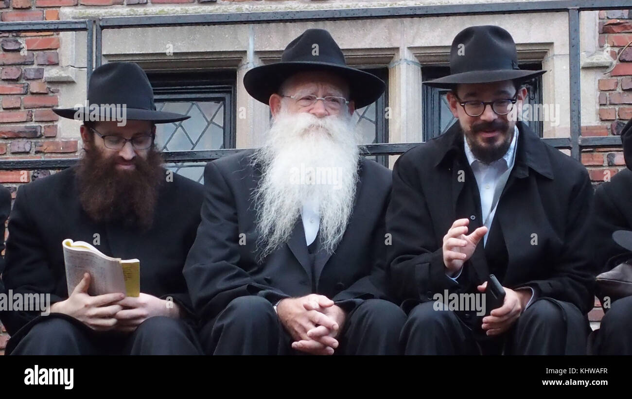 New York, New York, USA. 19th Nov, 2017. 5,600 Chabad-Lubavitch Hasidic ...