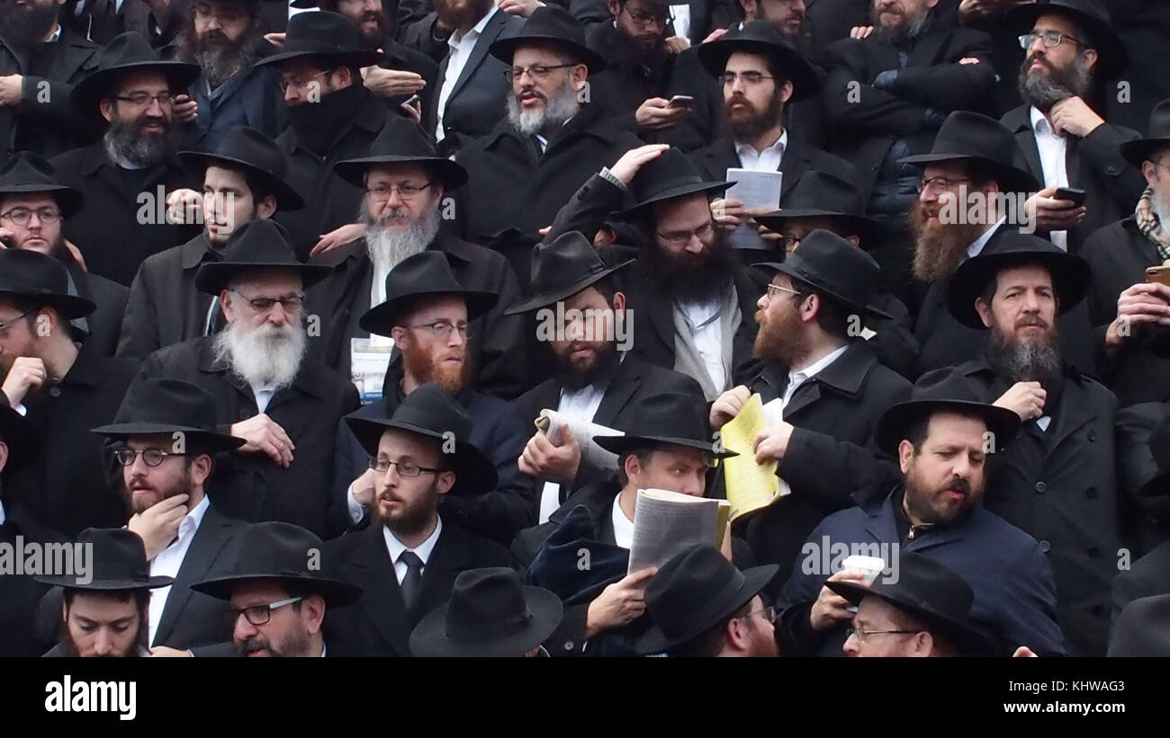 New York, New York, USA. 19th Nov, 2017. 5,600 Chabad-Lubavitch Hasidic ...