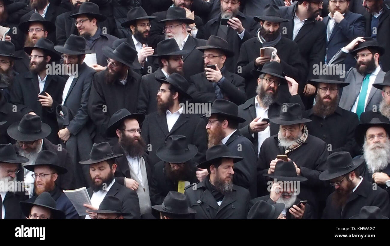 New York, New York, USA. 19th Nov, 2017. 5,600 Chabad-Lubavitch Hasidic ...