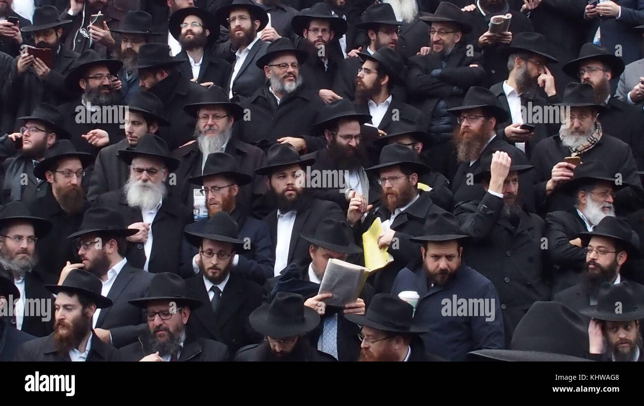 New York, New York, USA. 19th Nov, 2017. 5,600 Chabad-Lubavitch Hasidic ...