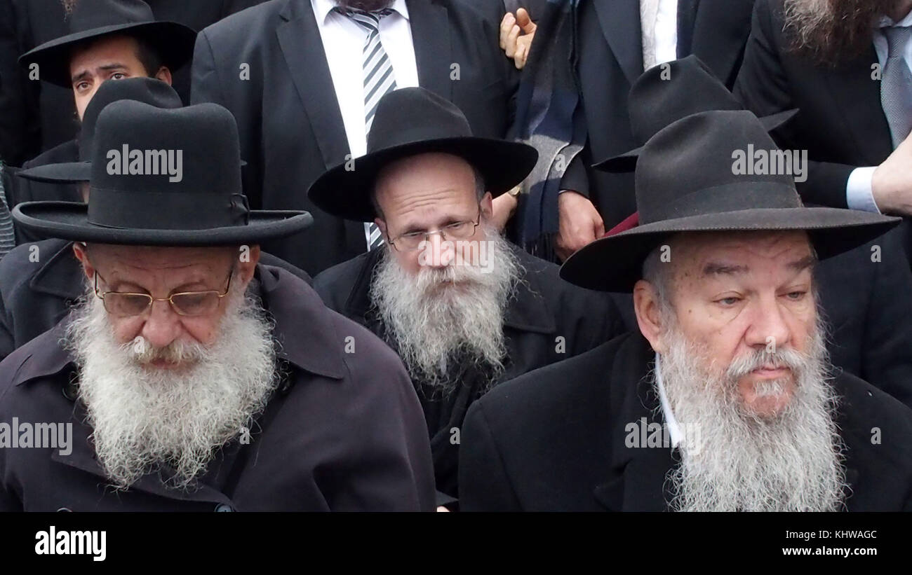 New York, New York, USA. 19th Nov, 2017. 5,600 Chabad-Lubavitch Hasidic ...