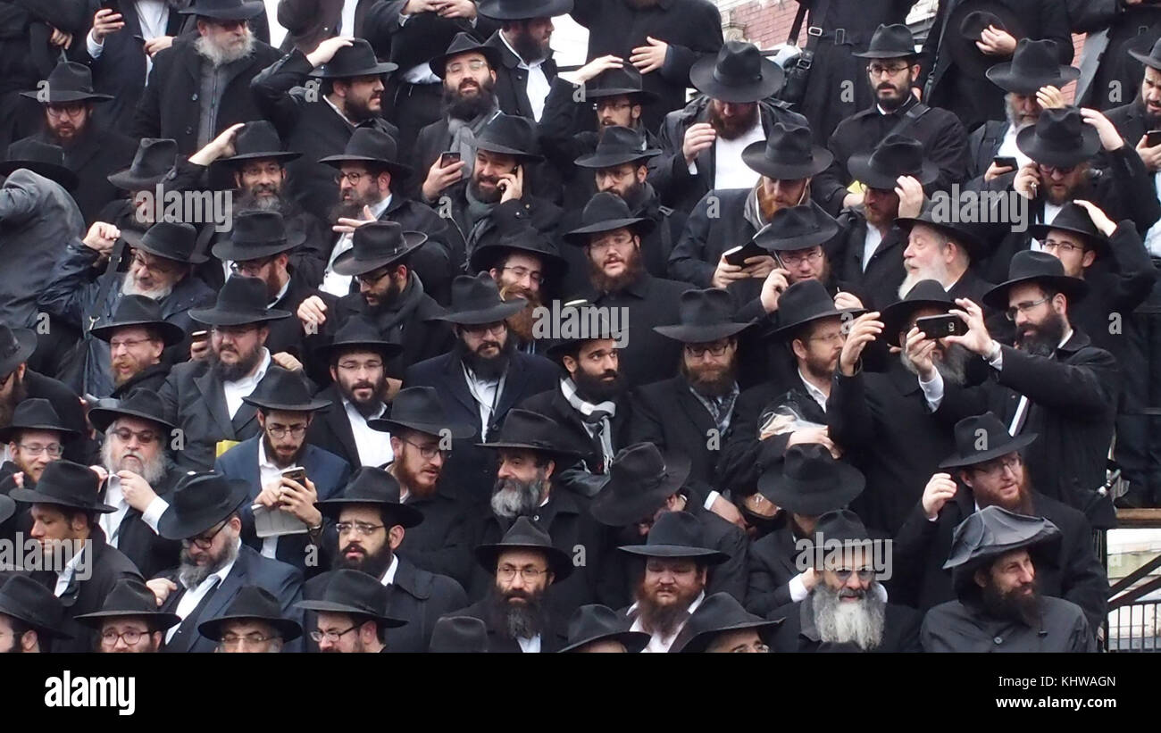 New York, New York, USA. 19th Nov, 2017. 5,600 Chabad-Lubavitch Hasidic ...