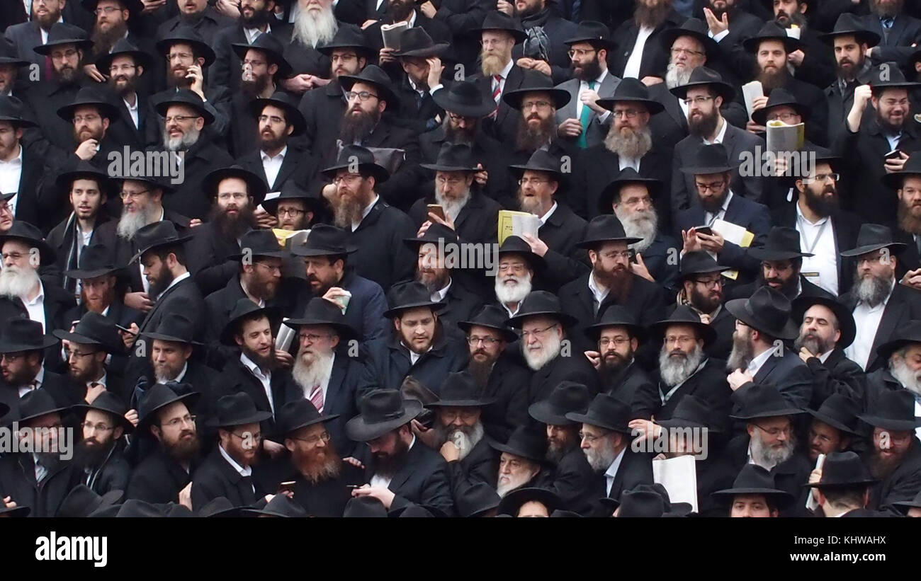 New York, New York, USA. 19th Nov, 2017. 5,600 Chabad-Lubavitch Hasidic ...